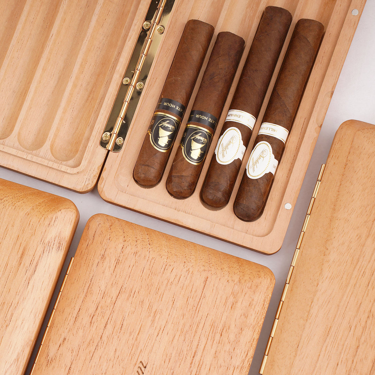 CIGARISM Spanish Cedar Travel Case Box Humidor 4 Count